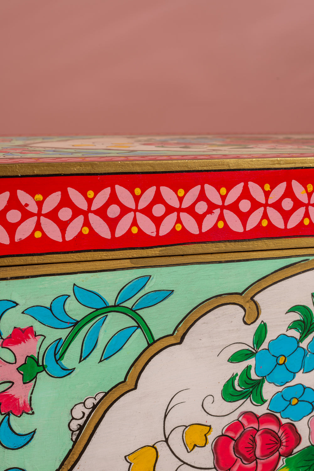 Rose Bouquet Hand Painted Trunk – Ian Snow Ltd