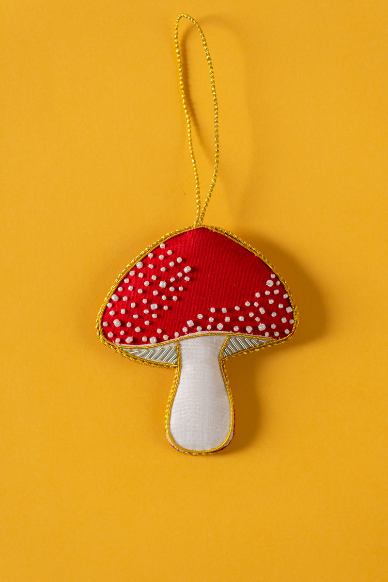 Toadstool Decoration (Virgin Plastic Free) – Ian Snow Ltd